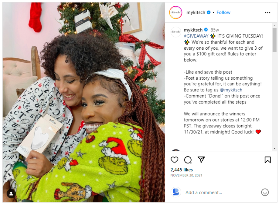 5 Giving Tuesday Social Media Posts Ideas (with 16 Examples)